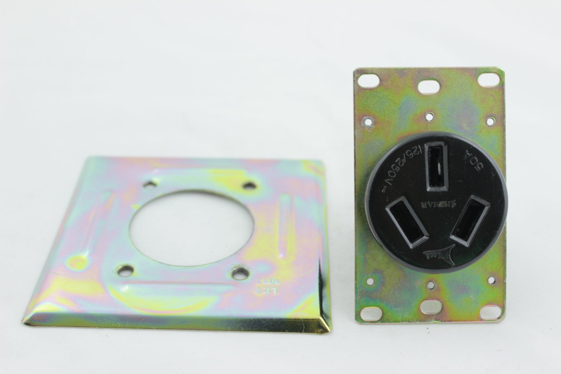 TOMA TRIFILAR INCRUSTAR 3X50 AMP – La Tienda del Eléctrico.com